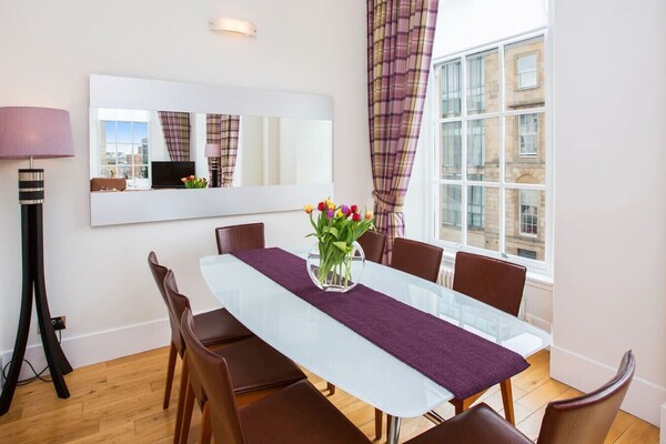 Luxury 4 Bedroom Apartment In Glasgow City Centre - Glasgow Central Station