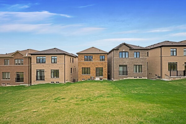Modern Nest - 4 Br House, 5 Beds, 2.5 Baths, 3 Park - Splash Island