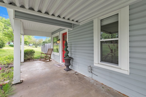 New! Relax And Unwind In The Heart Of Fayetteville - Fayetteville, AR