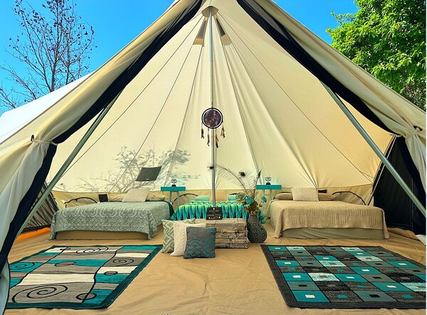 3 Queen Bed Glamping Tent - Utopia Feels - British Columbia