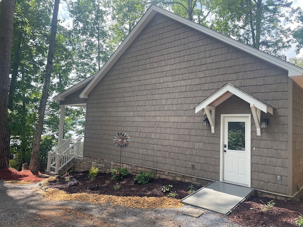 Dogwood Cottage At Lake Jordan With Available Boat Dock And Hot Tub Lakeside - Millbrook, AL