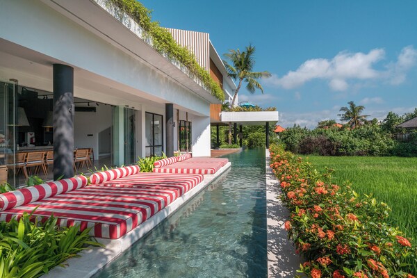 Luxury Mandala Oasis Cher And Staff Included Lvid13 - Canggu