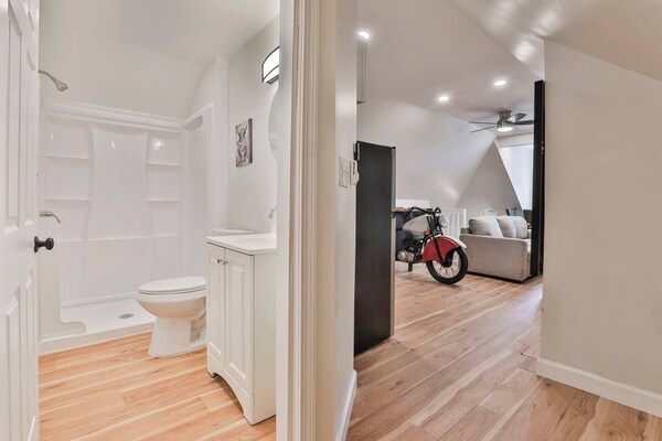 Modern 1bd Near Downtown & Hgwy - Lawrence, MA