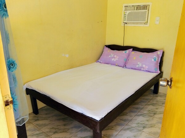 5-bedroom Resort In Fantastic Pilar With Wifi, Ac, Fan Rooms And Huts - Donsol