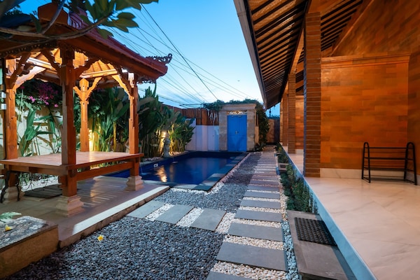 A Homey Room Villa With Balinese Design  Rustic Touch - Tabanan