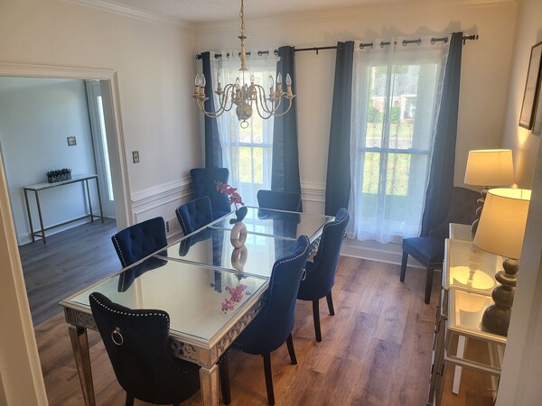 Elegant 4-br Retreat Near Augusta National In Serene Upscale Enclave - Augusta, GA