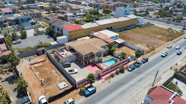 2 Bedroom Suite In Beautiful Ensenada With A Jacuzzi In The Room. Ocean View! - Ensenada