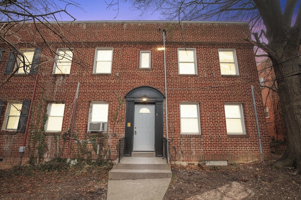 Located In The Heart Of Se Washington, Dc. Perfect For Both Short /Long Stays. - Cheltenham, MD