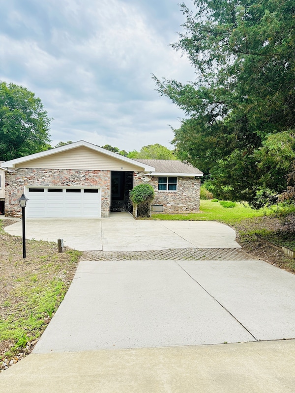 Poseidons Big Getaway 3br/2ba Surrounded By Nature, Minutes From The Beach! - Southern Shores, NC