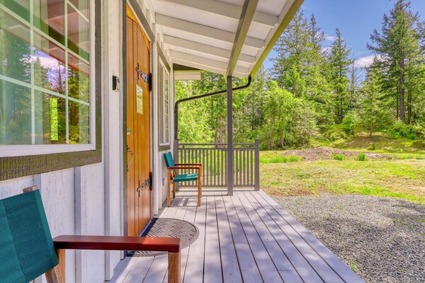 Off-grid Bungalow Cabin| Private Ranch | Sleeps 8 - Anacortes, WA