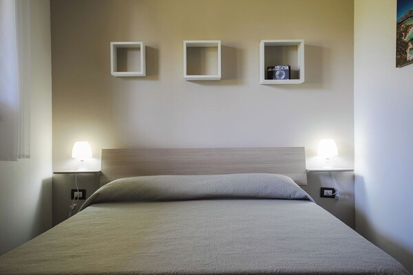 Mi Casa Es Tu Casa 104 Picture Room - Portoscuso