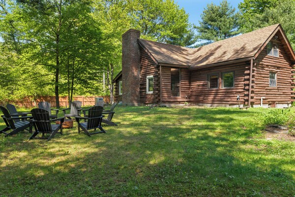 Cozy Log Cabin With Hot Tub, Firepit & Prime Catskills Location - Phoenicia, NY