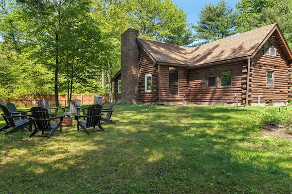 Cozy Log Cabin With Hot Tub, Firepit & Prime Catskills Location - Phoenicia, NY