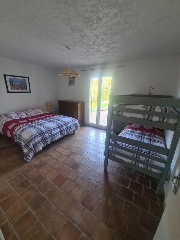 Maison Sur Terrain Ombragée - Languedoc-Roussillon