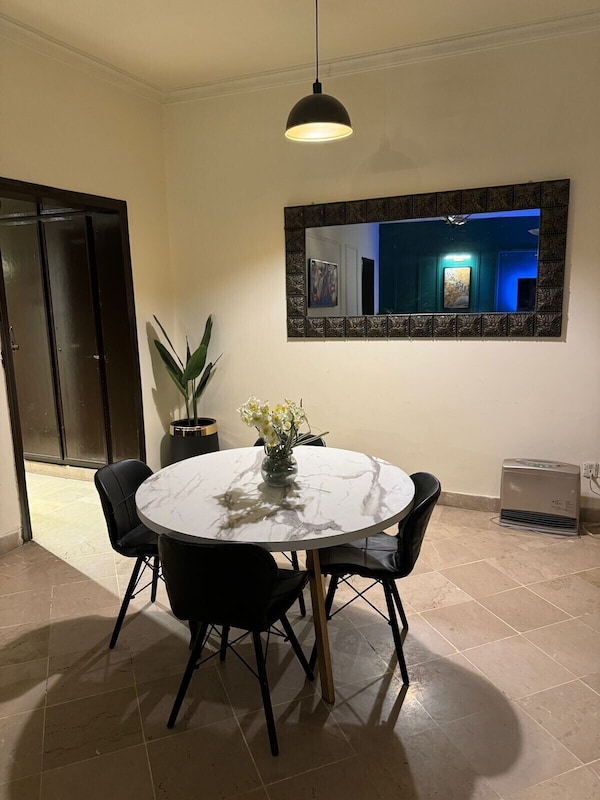 611 Millennium Heights Spacious 2 Bedroom Apartment With Balcony - Iszlámábád