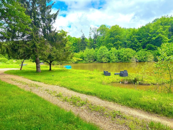 Chalet Au Bord D'un éTang - Lac d'Alfeld