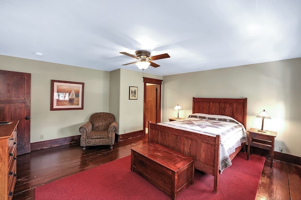 The Conifer Lodge - Rustic & Grand! Sleeps 35, Pet Friendly, 4 Different Wings. - Idaho