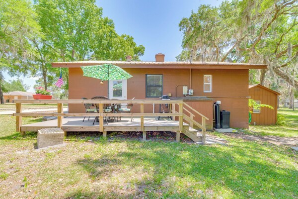 < 1 Mi To Lake Rousseau: Waterfront Home! - Beverly Hills, FL