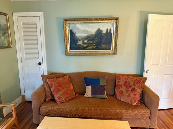 Charming Farmhouse In Scenic Kerhonkson With Wifi, Ac, Pool! - 克洪克森