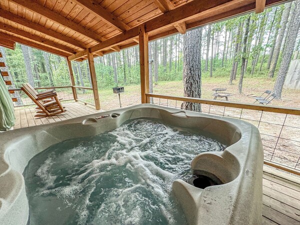 Luxury Retreat, Private Hot Tub, Romantic Getaway - Bismarck, AR