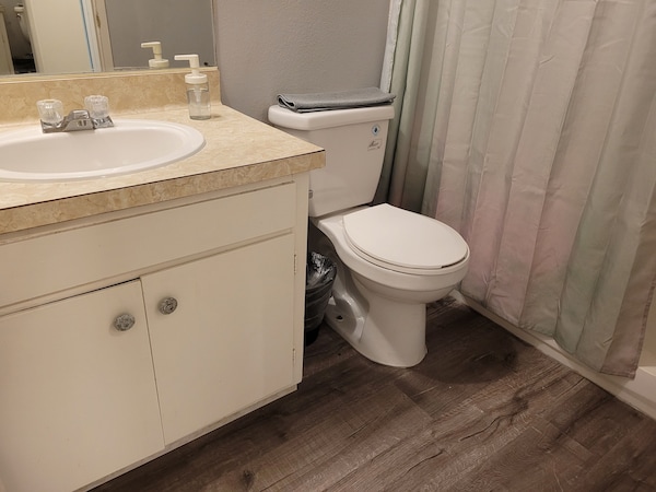 Charming Queen Bed Unit In Lovely Beverly Hills With Wifi, Ac - West Hollywood, CA