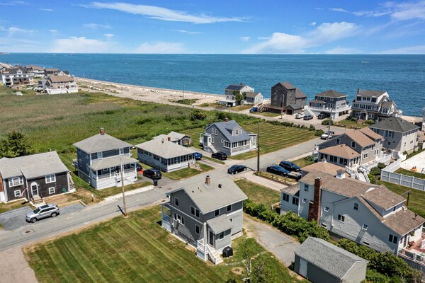 Scituate Seaside Escape  Sleeps 8, Walk To Beach - Scituate, MA