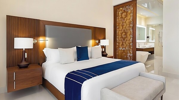 Luxury 3bd/4ba Ocean Front Penthouse With Private Hot Tub!! Villa La Valencia - San José del Cabo