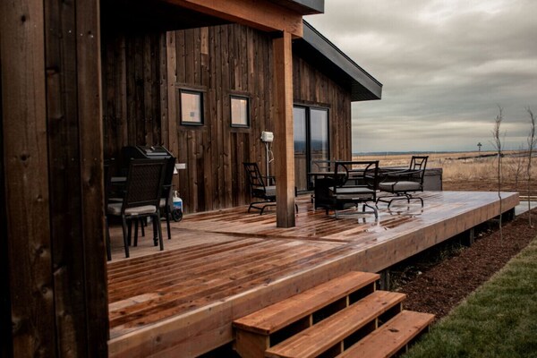 Mountain Modern Retreat: Spacious, Hot Tub, Lg Deck With Views - 드릭스