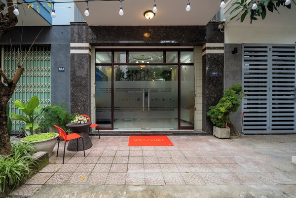 Charming 4-bedroom House With Ac And Wifi In Enchanting đà Nẵng - Da Nang