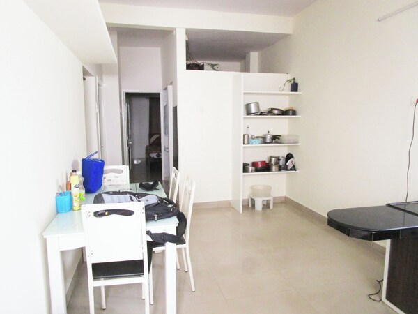 Couple Friendly 2-bedroom Apartment With Wifi In Belagavi - Belagavi