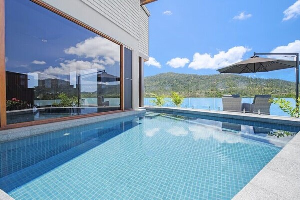 Cala 14  A Paradise Private Collection Luxury Home With Stunning Water Views - Airlie Beach