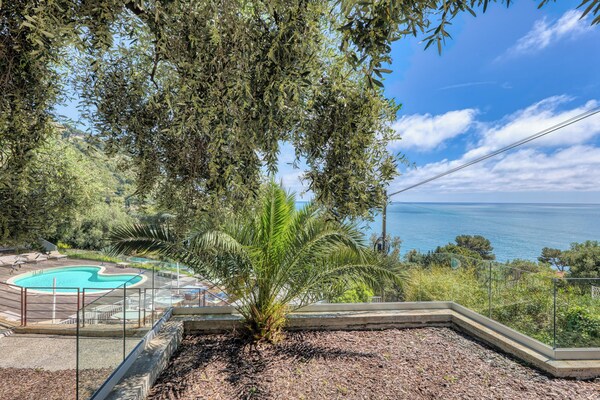Boutique Pool Apt. Balzi Rossi - Capri, Ventimiglia, Italy - マントン