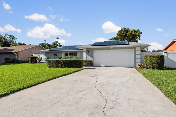 New! - Fancy Retreat - Heated Pool/hot Tub | 10 Min To Ami Beach - Bradenton