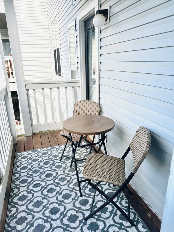 Cozy 1bd/1ba Condo In Lake Wylie & Charlotte, Nc. Nestled In A Tranquil Setting - Zephyr, Charlotte