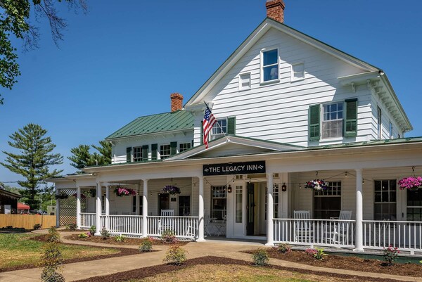 The Legacy Suites Collection Full Property Rental - Luray, VA