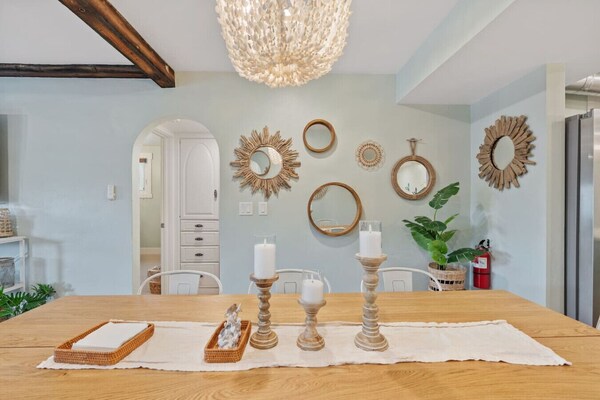 Ocean-themed Family Getaway In Downtown Rexburg | Sleeps 12 | Byu-idaho Nearby - Rexburg, ID