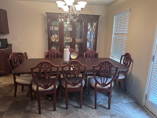3-bedroom House In Delightful Riverdale With Ac, Wifi - Union City, GA