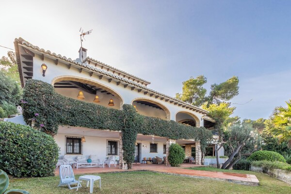 Villa Porta Maris Javea With Mountain View, Wi-fi, Pool, Garden & Terrasse - Moraira
