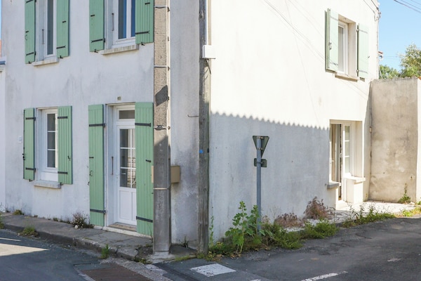 Maison De Vacances 'Charmante Maison Pierre à Ors' Avec Terrasse Privée - Ronce-les-Bains
