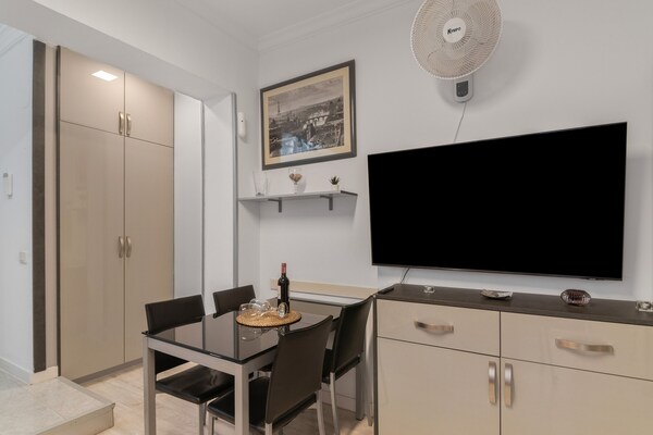 Holidays 'Near Playa De Chica' With Balcony, Wi-fi And Air Conditioning - Municipality of Las Palmas