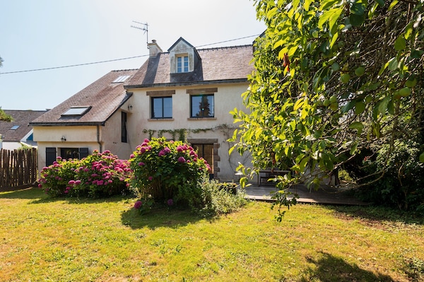 Holiday Home 'Belle Familiale' With Private Terrace, Private Garden And Wi-fi - Morbihan