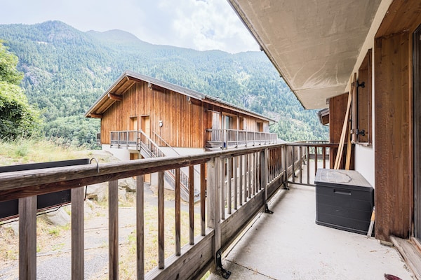 Apartamento 'Spa Fleures D'orelle' Con Vistas A La Montaña, Terraza Privada Y Wi-fi - Saint-Michel-de-Maurienne