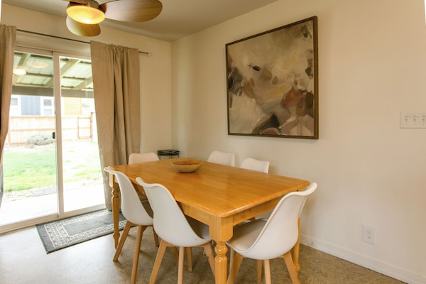 This House Is A 3 Bedroom(s), 2 Bathrooms, Located In Central Point, Or. - Jacksonville, OR