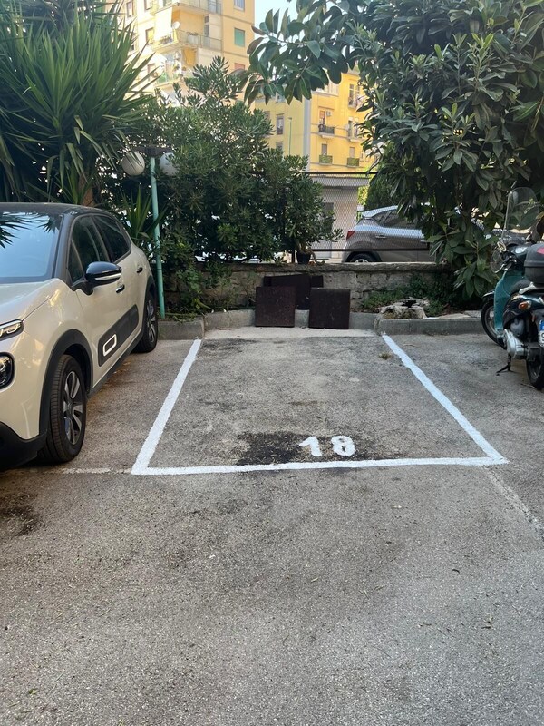 Bright Apartment Within Walking Distance Of Maradona Stadium And Downtown Naples - Naples