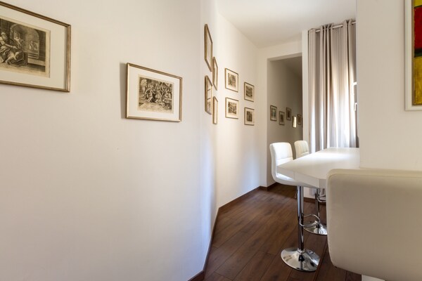 Aphrodite's Retreat Elegance In The Heart Of Cagliari, Enchanting Sea - Cagliari