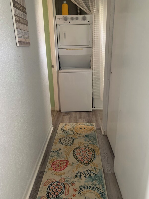 Making Waves A Cozy 2-bedroom Condo With Ac, Wifi In Charming St Thomas - Saint Thomas