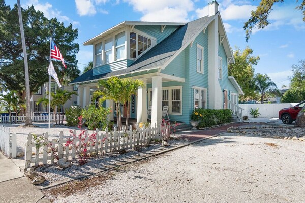 Coastal Waterview Condo 5 Min To Beach - Clearwater, FL