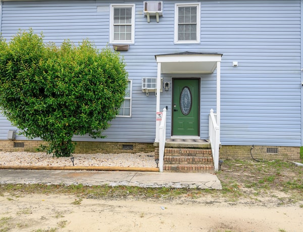 Stylish 2br Near Riverbanks Zoo & Vista -- Smart Kitchen + Parking - Lexington, SC