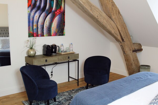 Les Baudes-double Room-deluxe-ensuite With Shower-garden View - Beaune