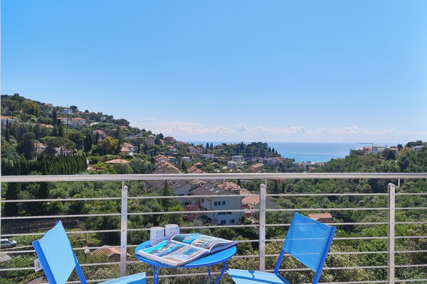 The Italian Lady - Unit 1 - Alassio